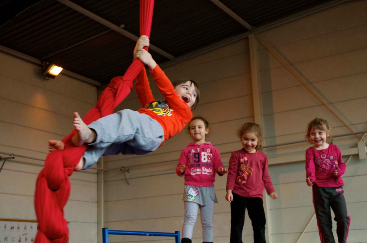 EVASION - STAGES ENFANTS VACANCES INITIATION aux arts du cirque De 3 à ...