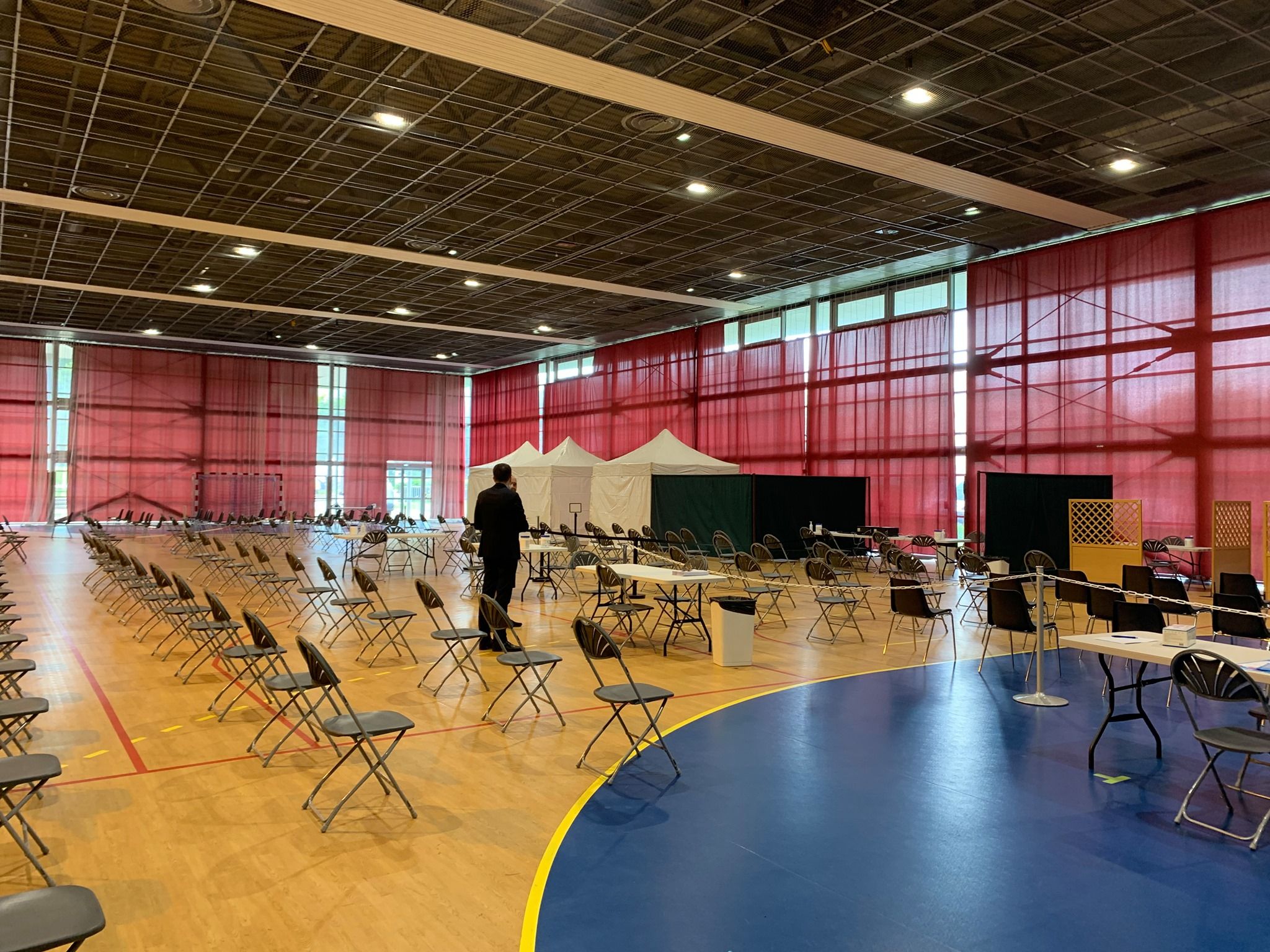 EVASION - Un centre de vaccination a ouvert ses portes à Noisiel